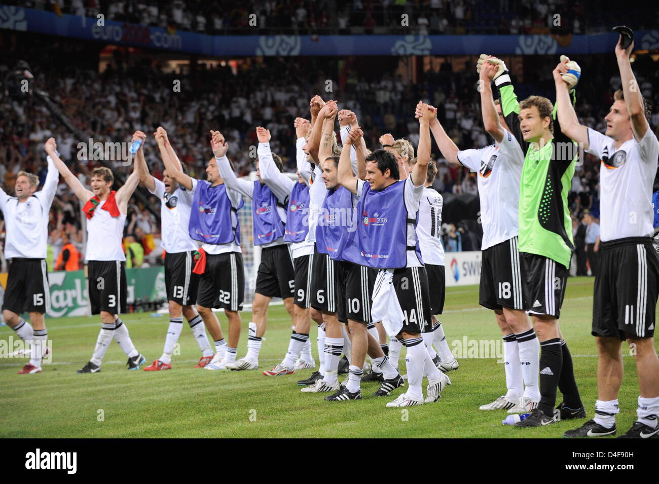 The German team celebrates after the UEFA EURO 2008 quarter final match ...