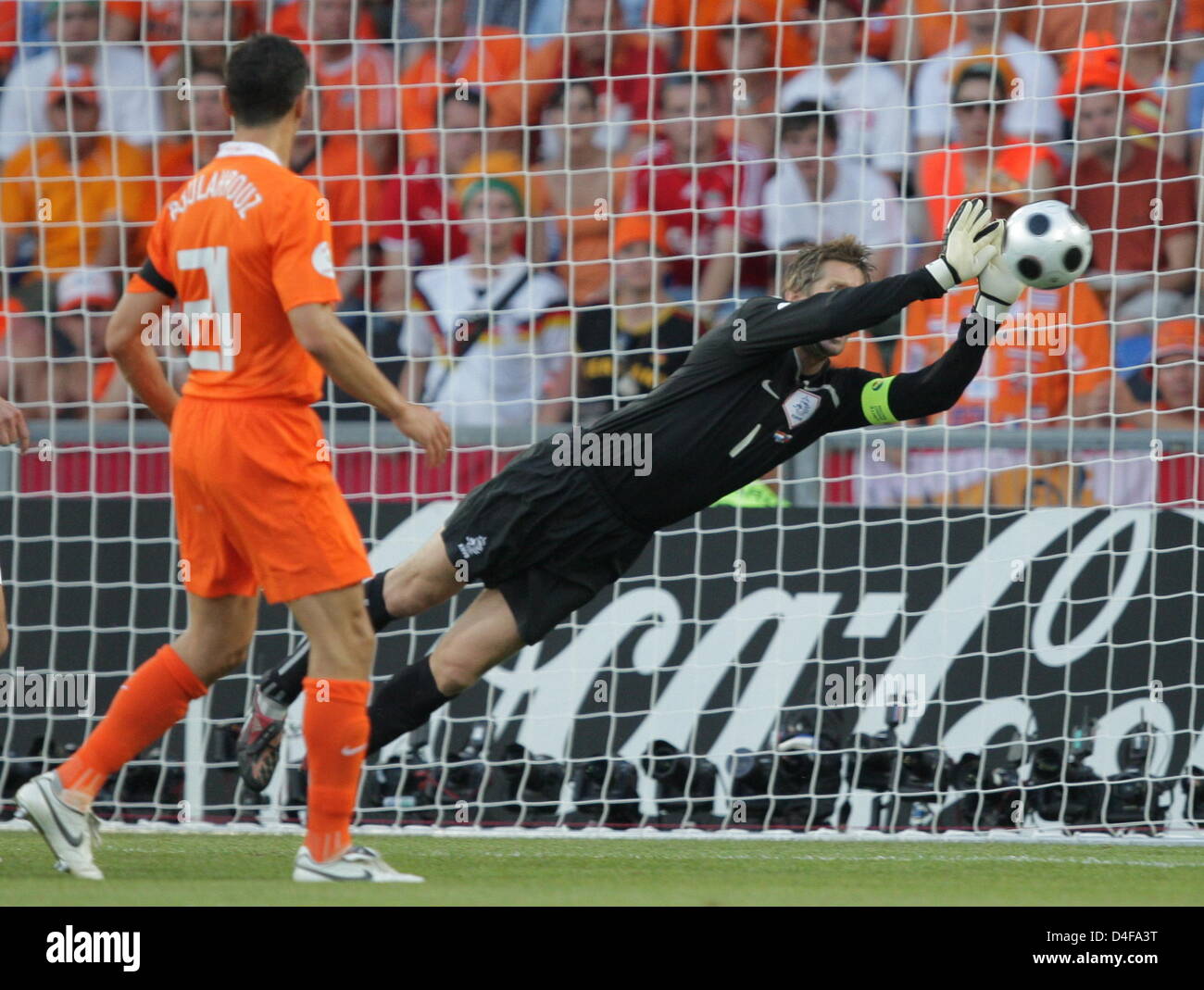 Netherlands goalkeeper edwin van der hi-res stock photography and ...