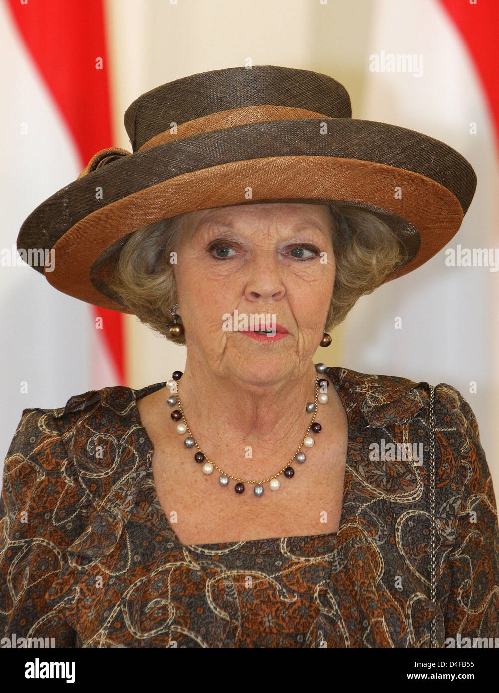 Queen Beatrix of the Netherlands (C) seen at the presidential residence ...