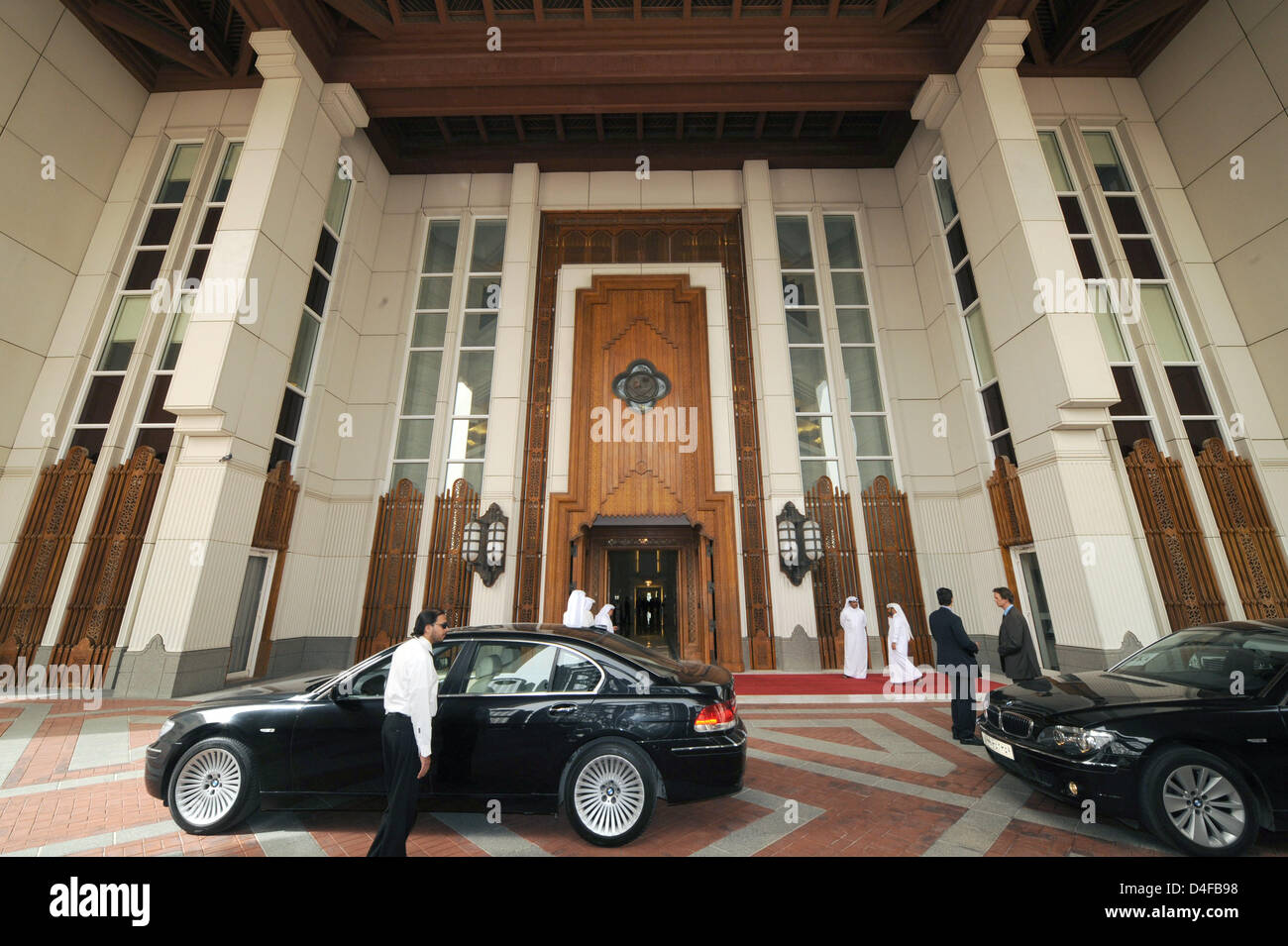 The picture shows the entrance to the Emir's palace in Doha, Qatar, 17 ...