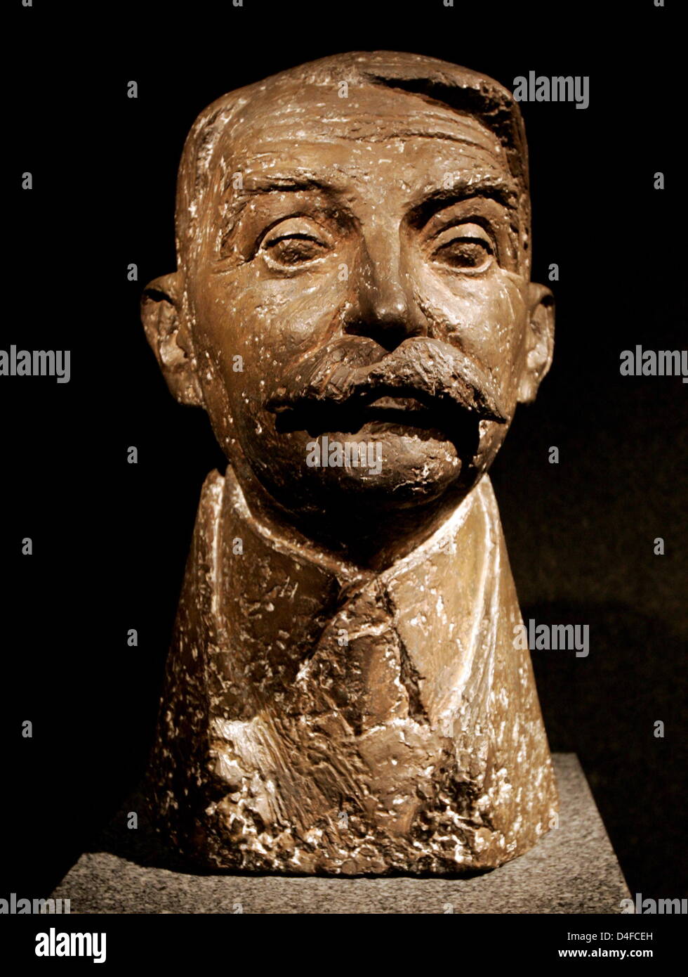 Pierre de coubertin hi-res stock photography and images - Alamy