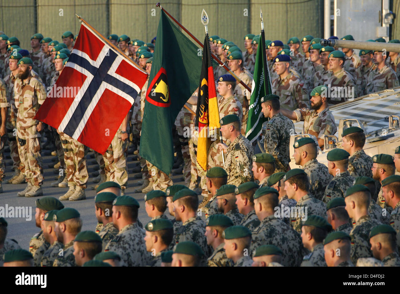 German Quick Reaction Force (QRF) soldiers (front) and the Norwegian ...