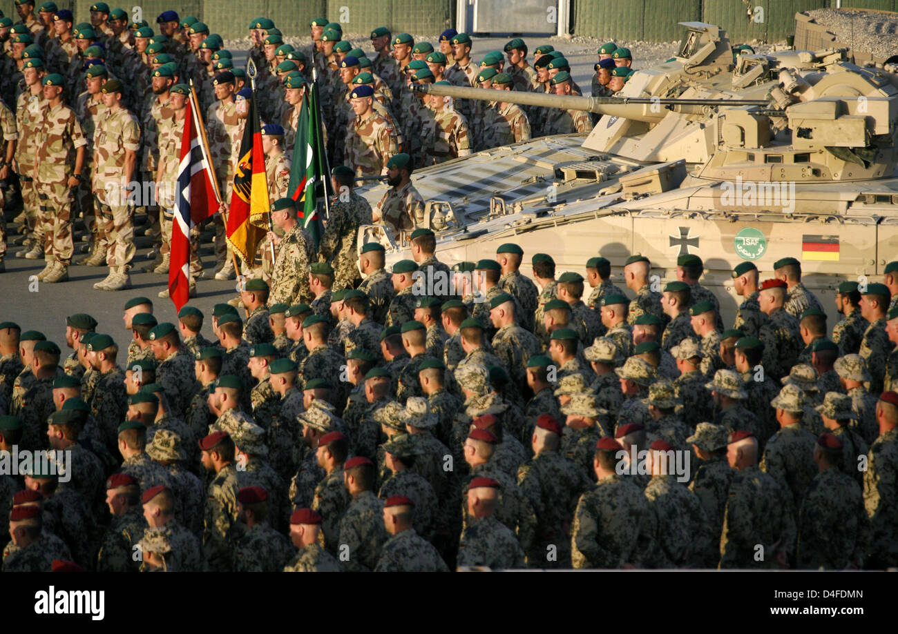 German Quick Reaction Force (QRF) soldiers (front) and the Norwegian ...