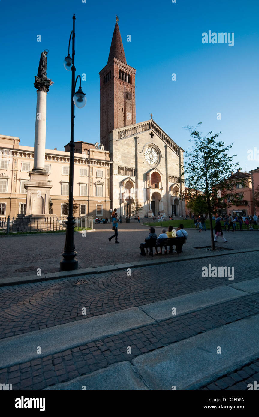 Italy, Emilia Romagna, Piacenza, Piazza Duomo Square, Cathedral Stock ...