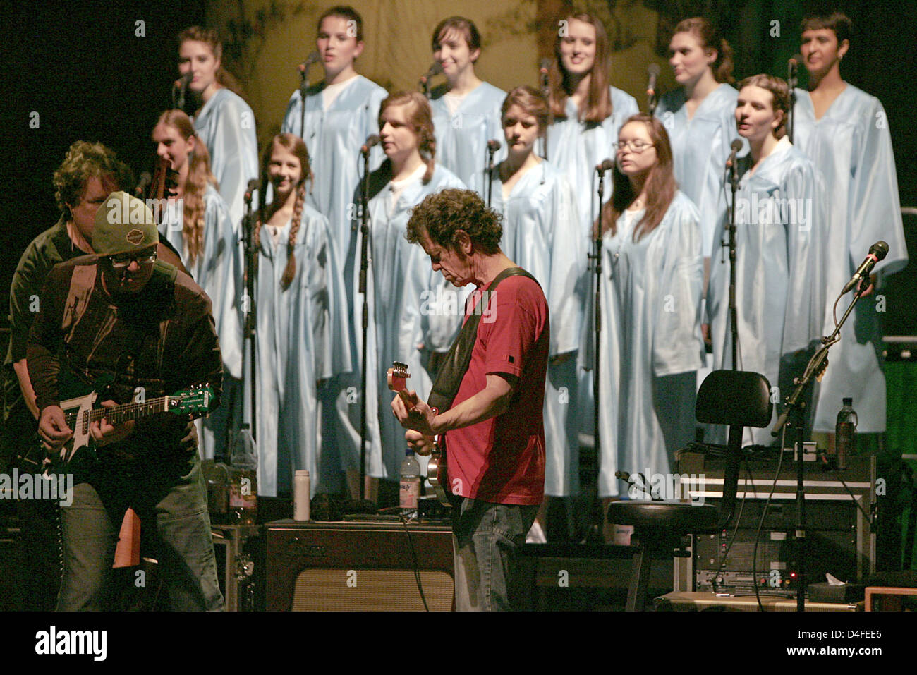 US singer Lou Reed and his choir perform at his concert in Munich ...