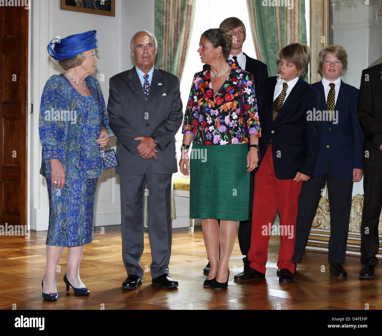 Queen Beatrix of the Netherlands (L), Cecilie Princess of Goess-Saurau ...