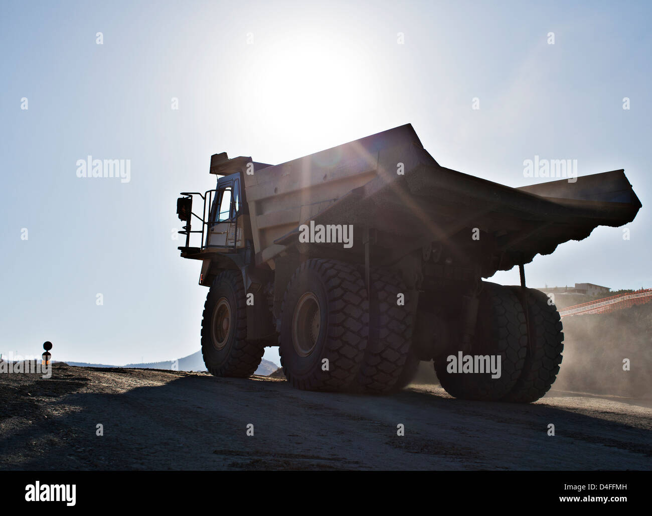 Large building in silhouette hi-res stock photography and images - Alamy