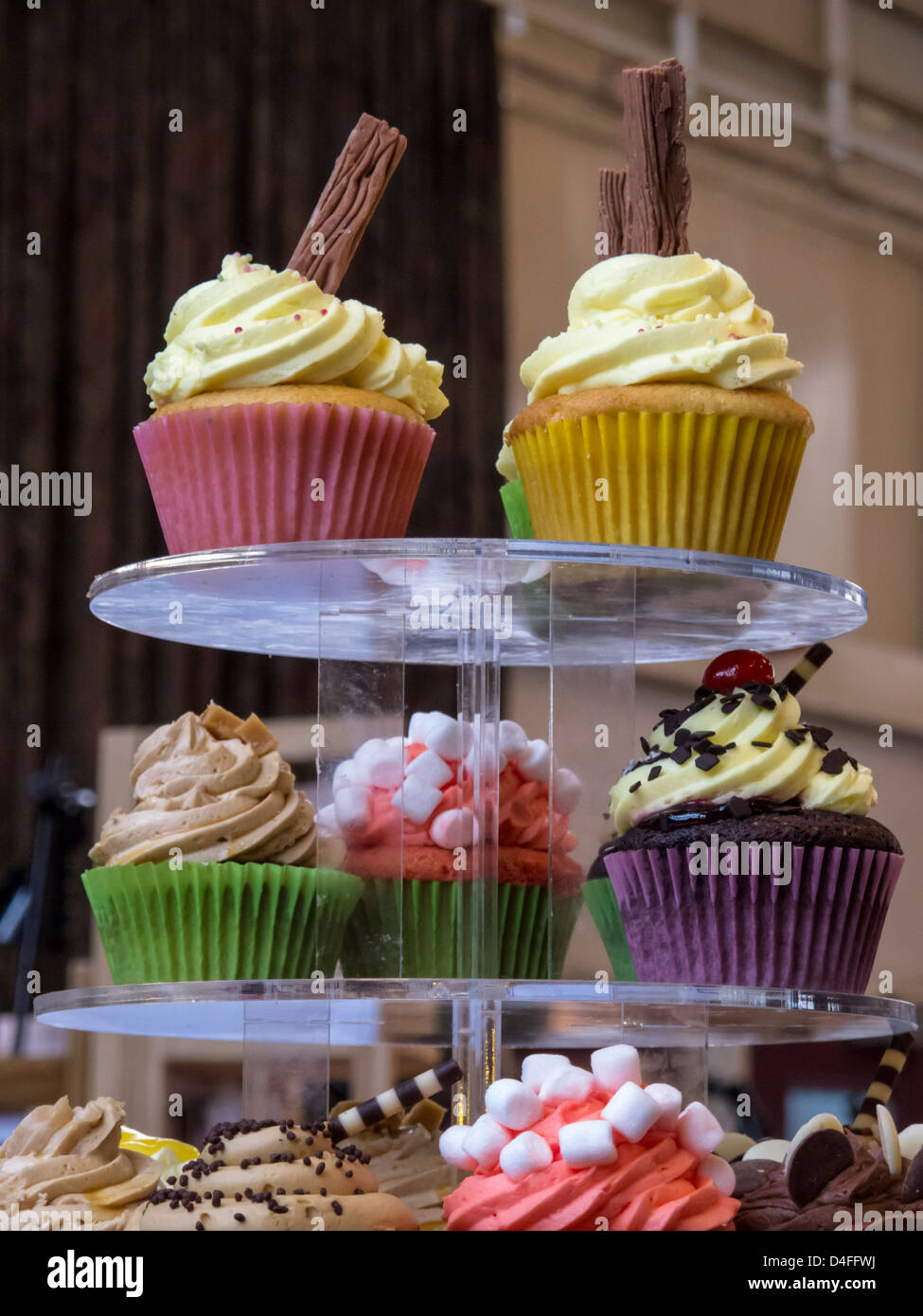 Cup cakes on a stand hi-res stock photography and images - Alamy