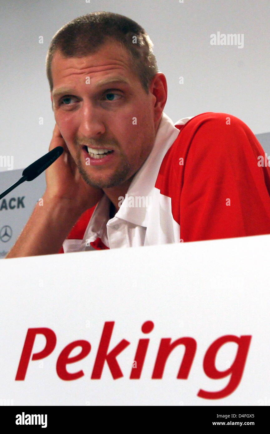 German basketball player Dirk Nowitzki gestures during a press ...