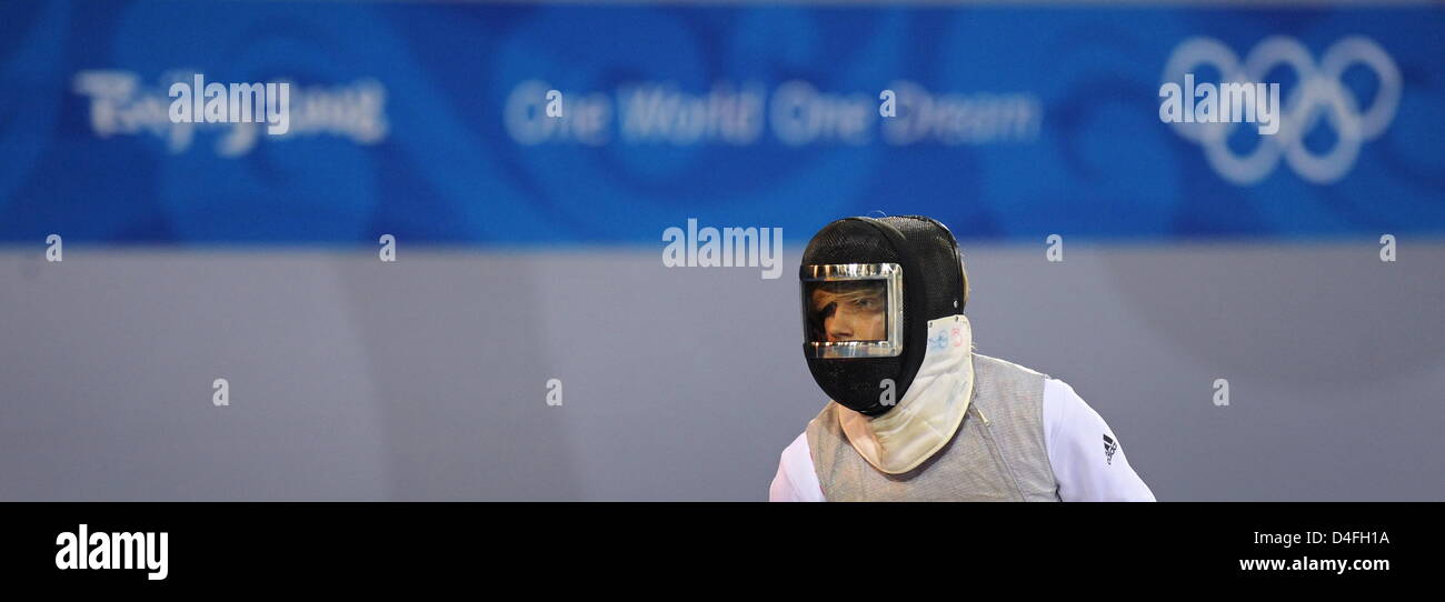 German fencer Peter Joppich seen during a practice session in the ...