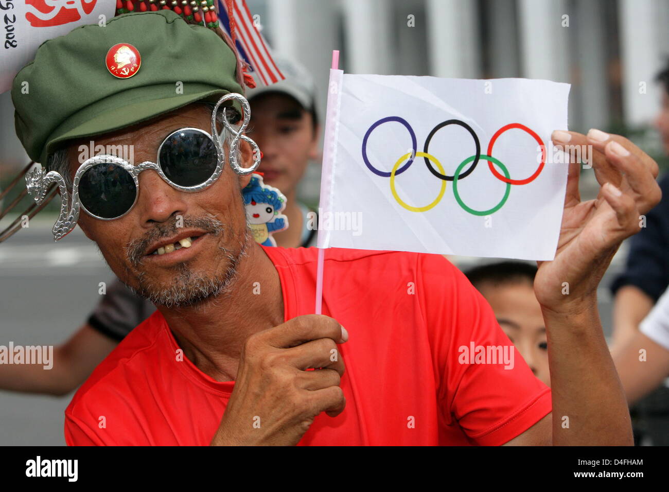 Shi Chang Lin, a patriotic Chinese man who traveled from Yunnan on a ...