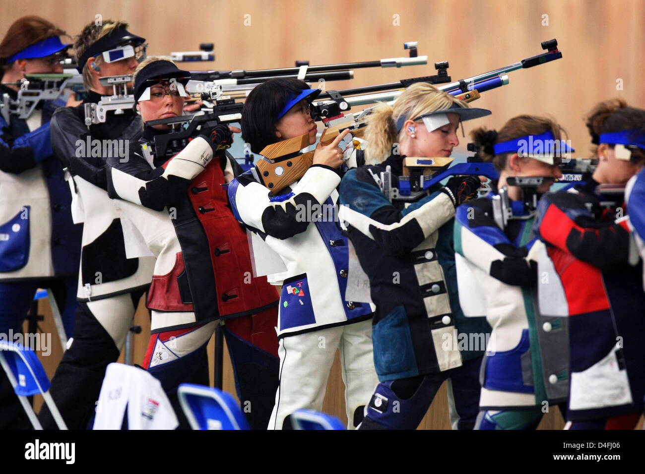 Shoot qualification hi-res stock photography and images - Alamy