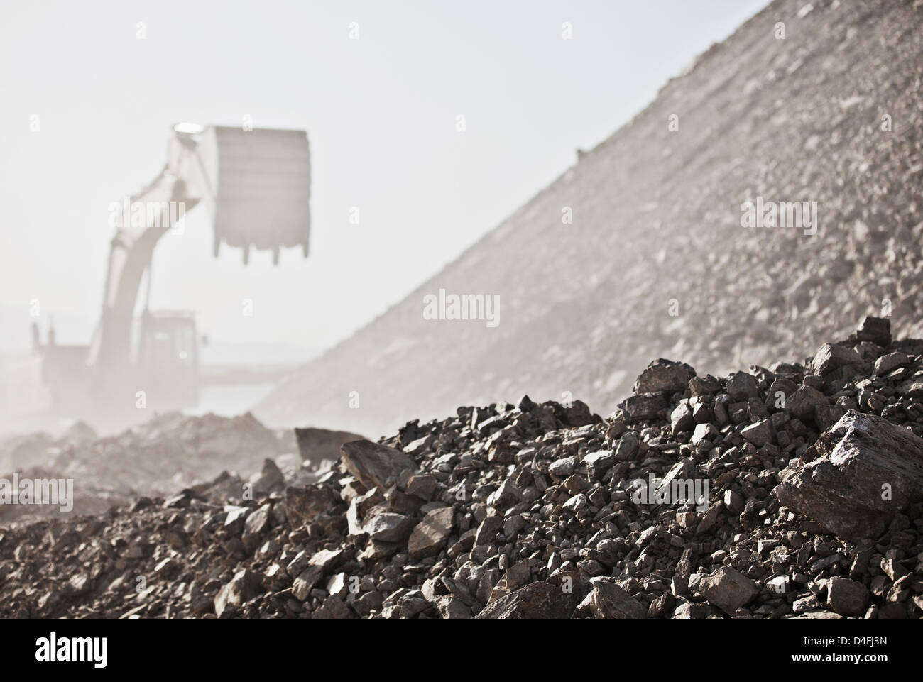 Excavator working on stone hi-res stock photography and images - Alamy