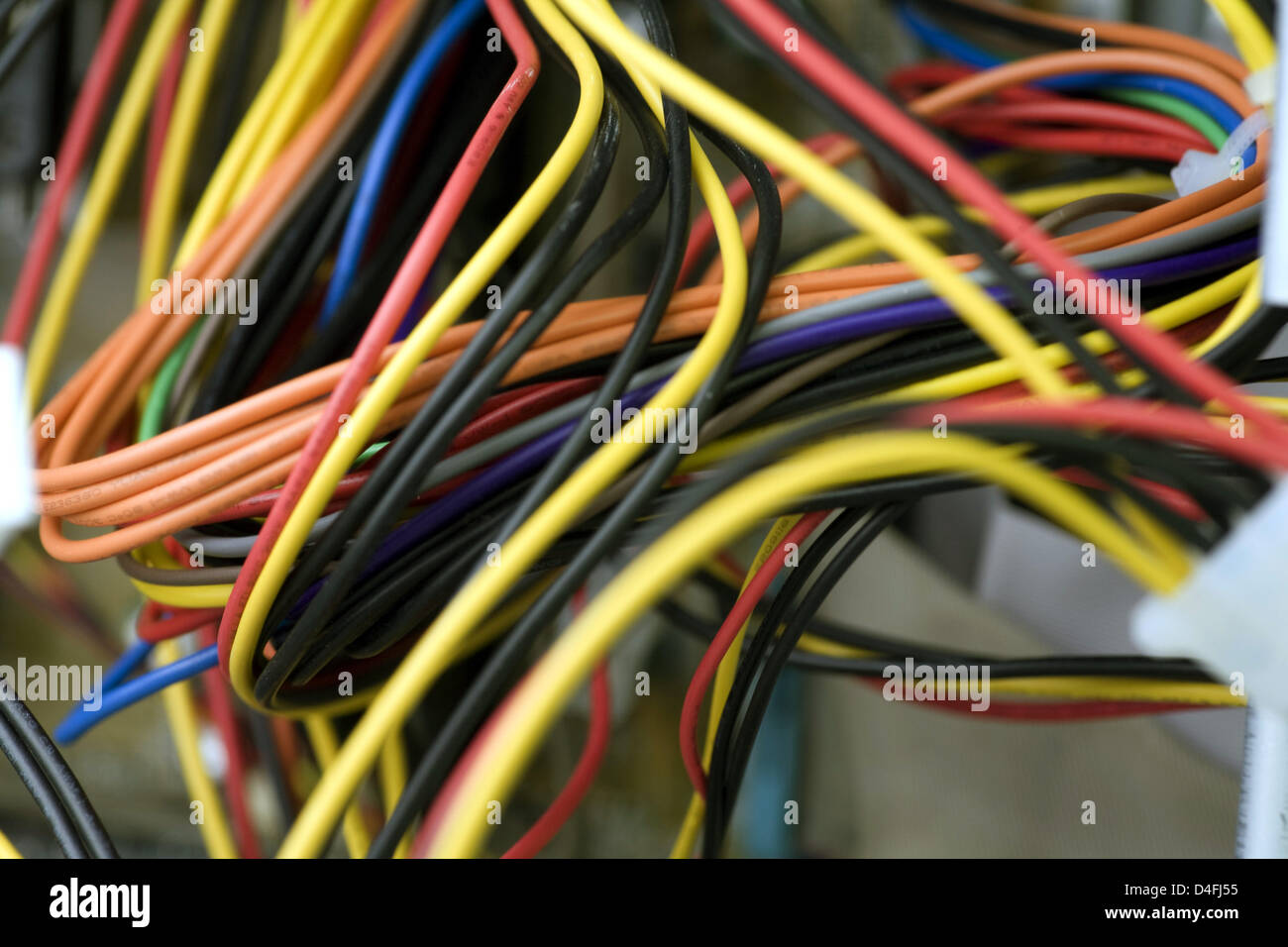Cables in a computer pictured in Frankfurt Main, Germany, 16 March 2008 ...