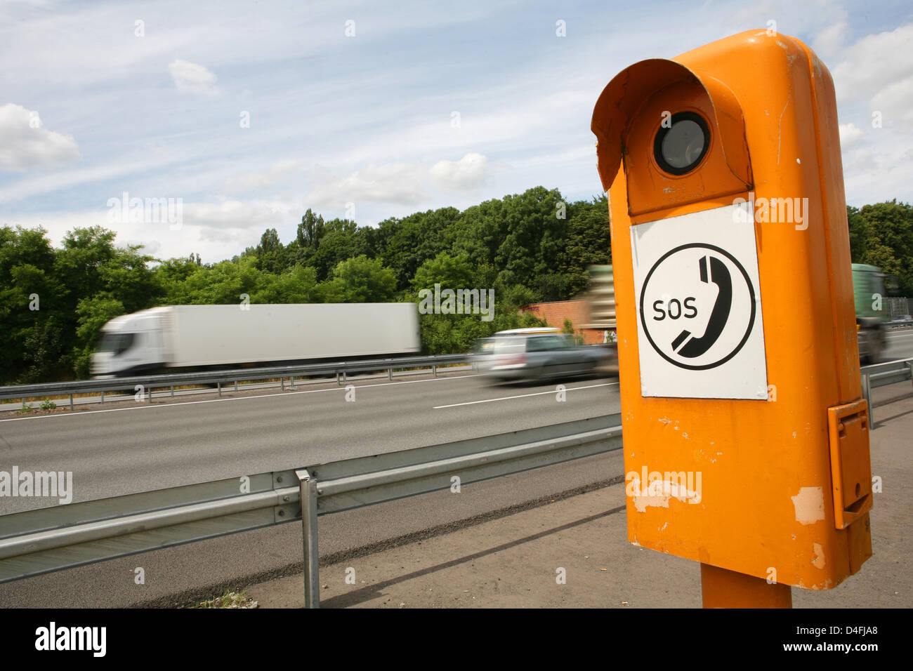 Sos autobahn hi-res stock photography and images - Alamy