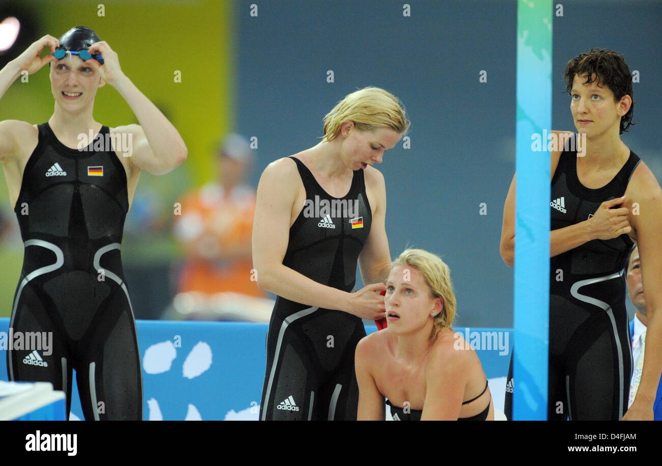 German swimmers Meike Freitag (L-R), Britta Steffen, Daniela Goetz and ...