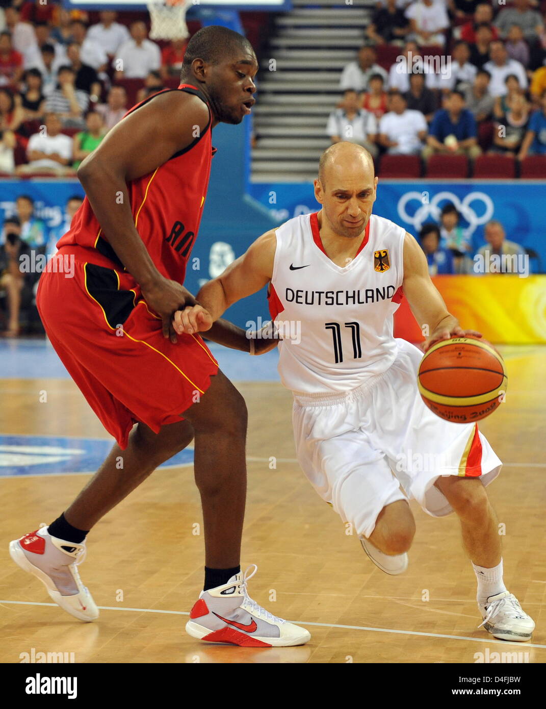 German basketball player pascal roller hi-res stock photography and ...