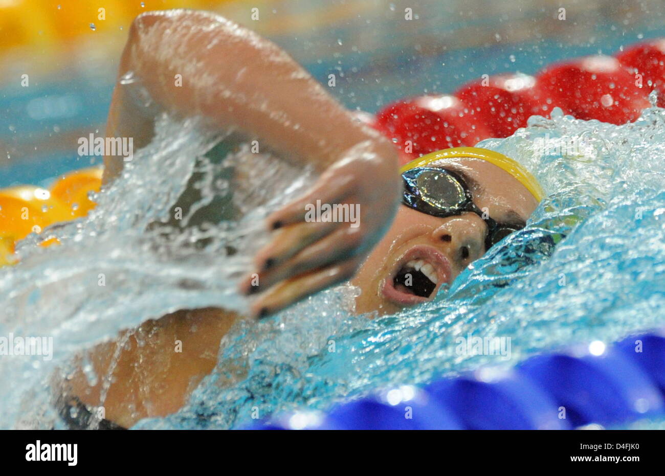 Stephanie Rice swims to win gold in a world record time of 4:29.45 ...