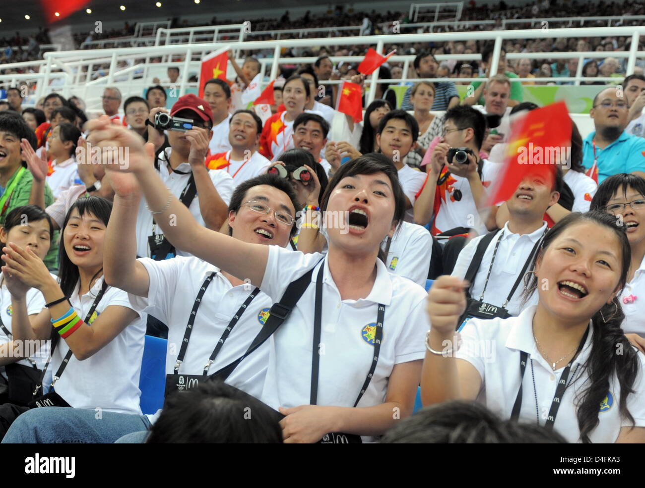 Chinese supporters hi-res stock photography and images - Alamy