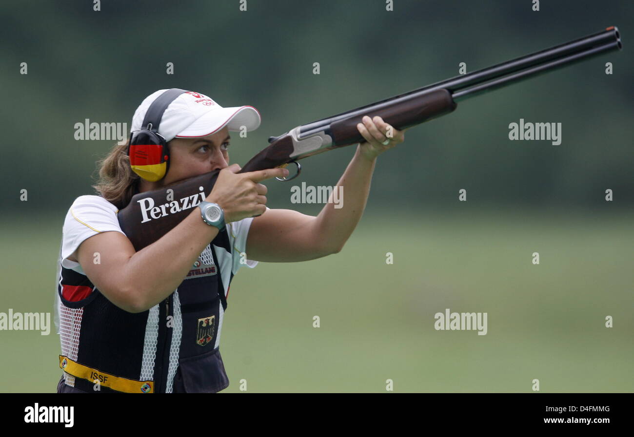 Christine brinker germany flying clay hi-res stock photography and ...