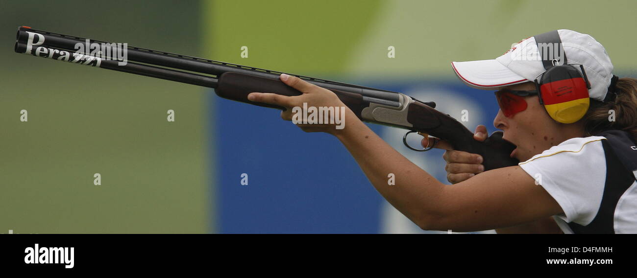 Christine brinker germany flying clay hi-res stock photography and ...