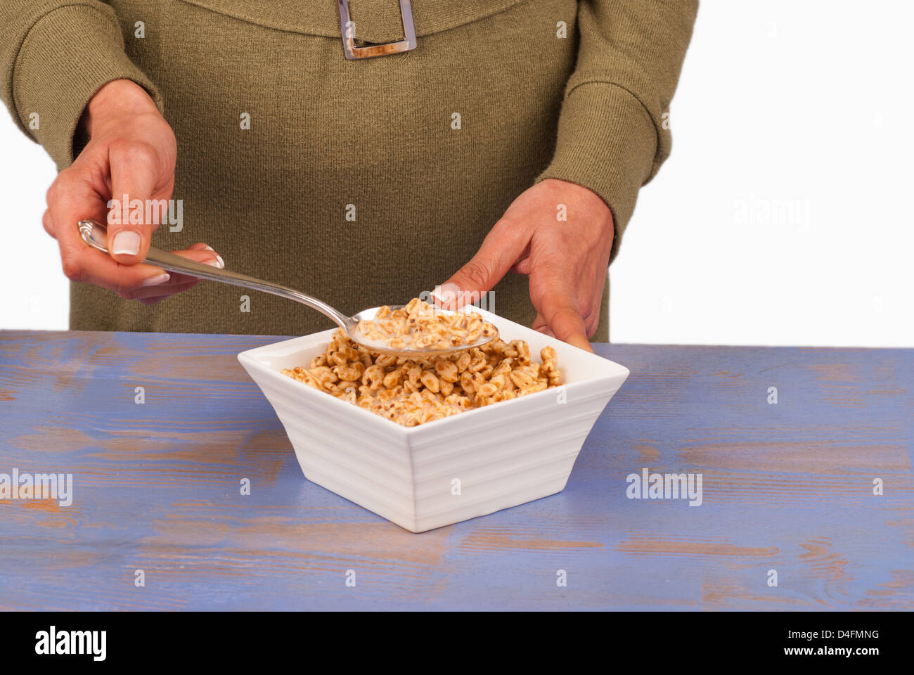 Bowl of puffed rice served with fresh milk Stock Photo - Alamy