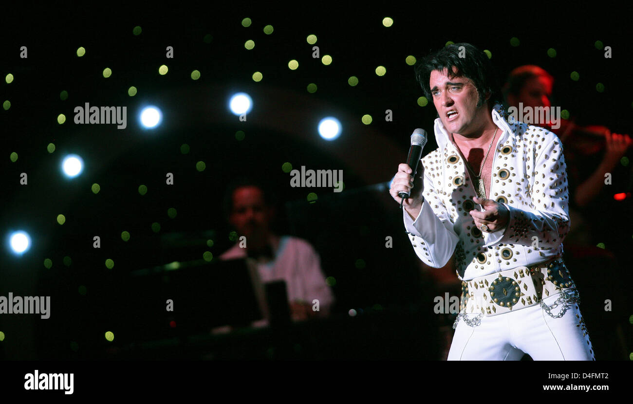 Elvis performer and singer Grahame Patrick performs on stage during the ...