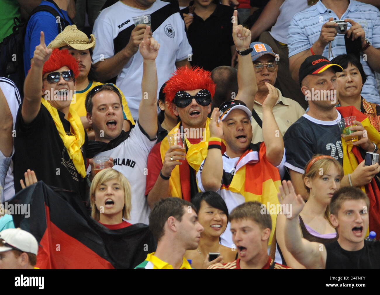 Motivate the team hi-res stock photography and images - Alamy