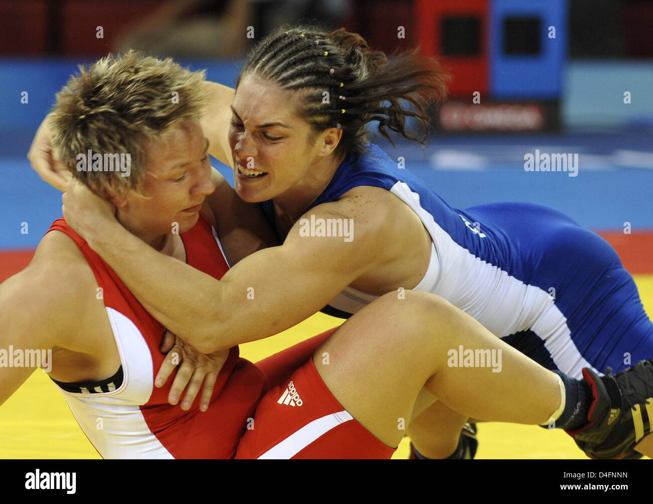 Frauen wrestling hi-res stock photography and images - Alamy
