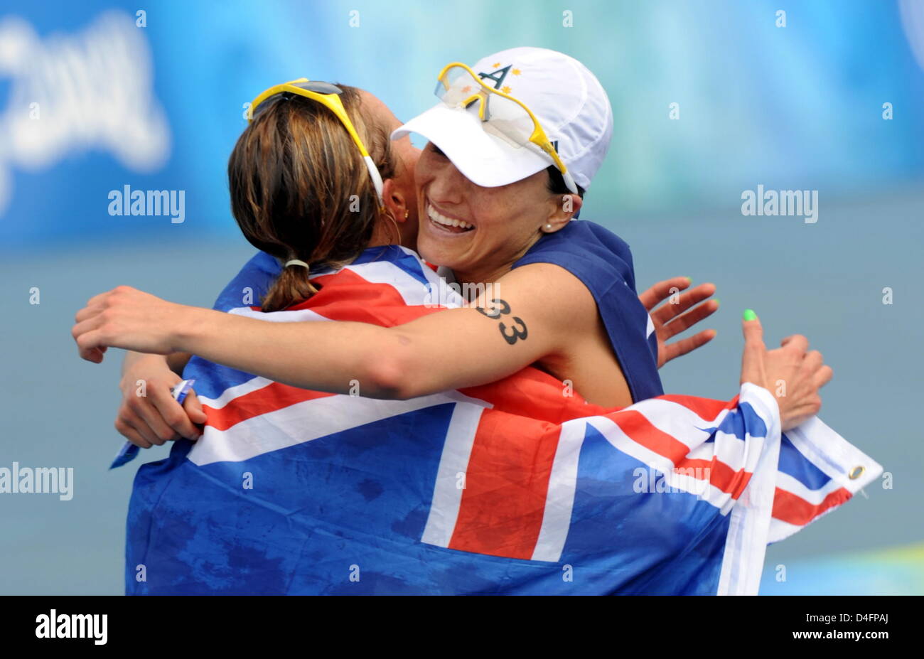 Emma Snowsill (L) of Australia celebrates with her team mate Emma ...