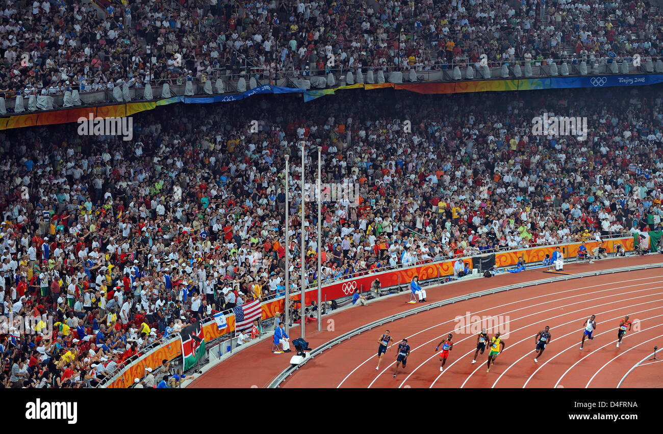 US runner Wallace Spearmon (L-R), US runner Walter Dix, Churandy ...