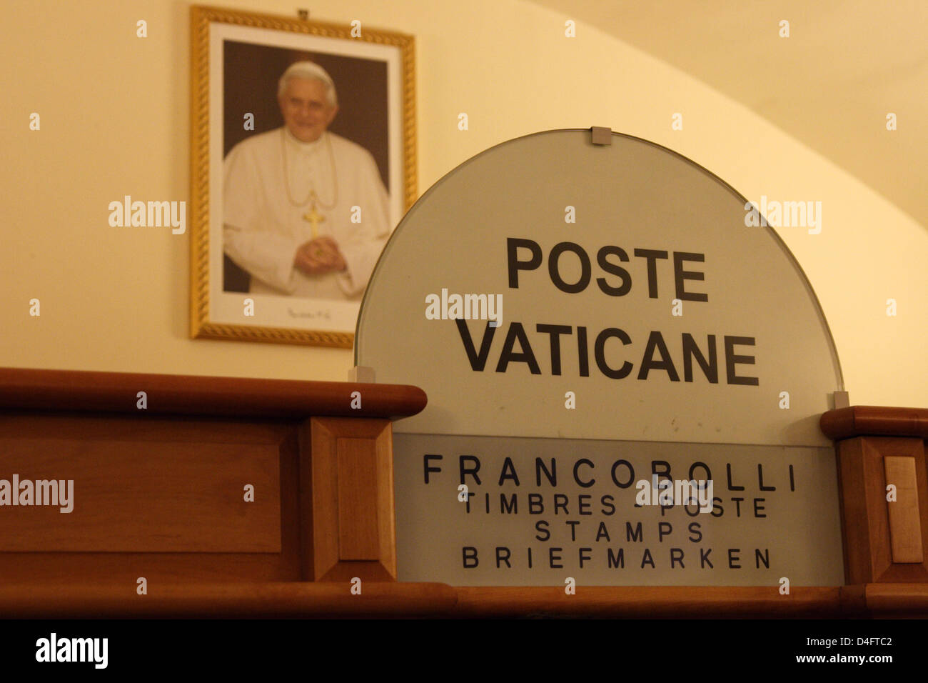 Vatican post office sign hi-res stock photography and images - Alamy