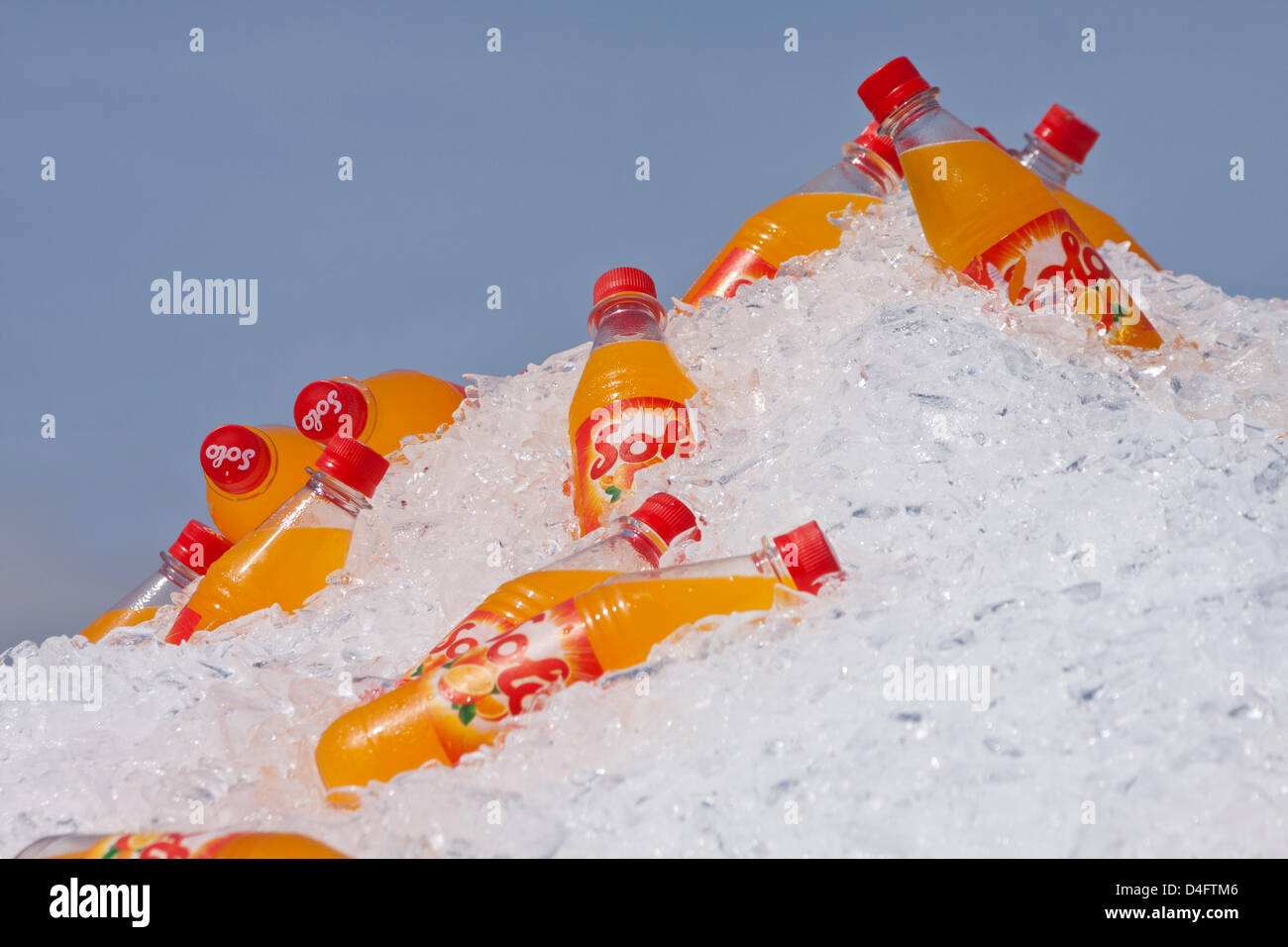 Solo soft drink hi-res stock photography and images - Alamy