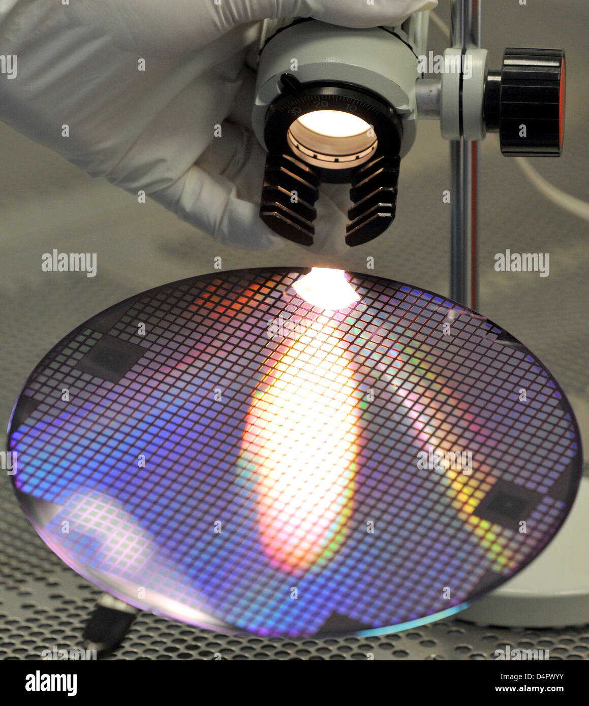 Semiconductor wafer hi-res stock photography and images - Alamy