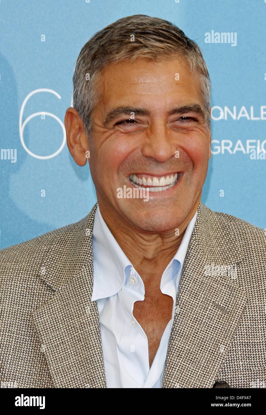 Actor George Clooney attends the photocall for the movie 'Burn After ...
