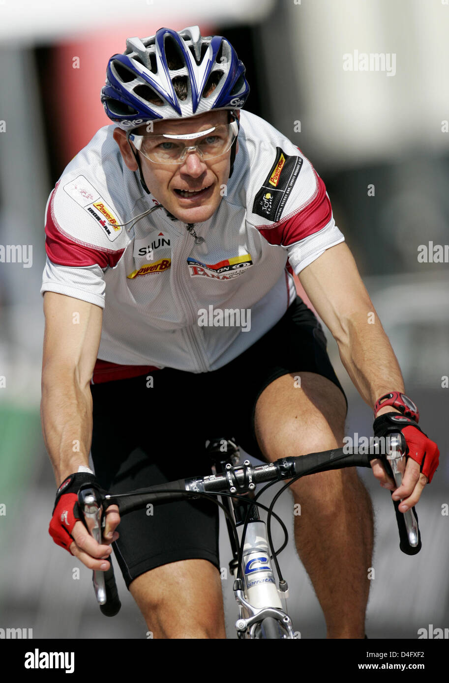 Jonathan Wyatt from New Zealand cycles the Tour of Germany's celebrity ...
