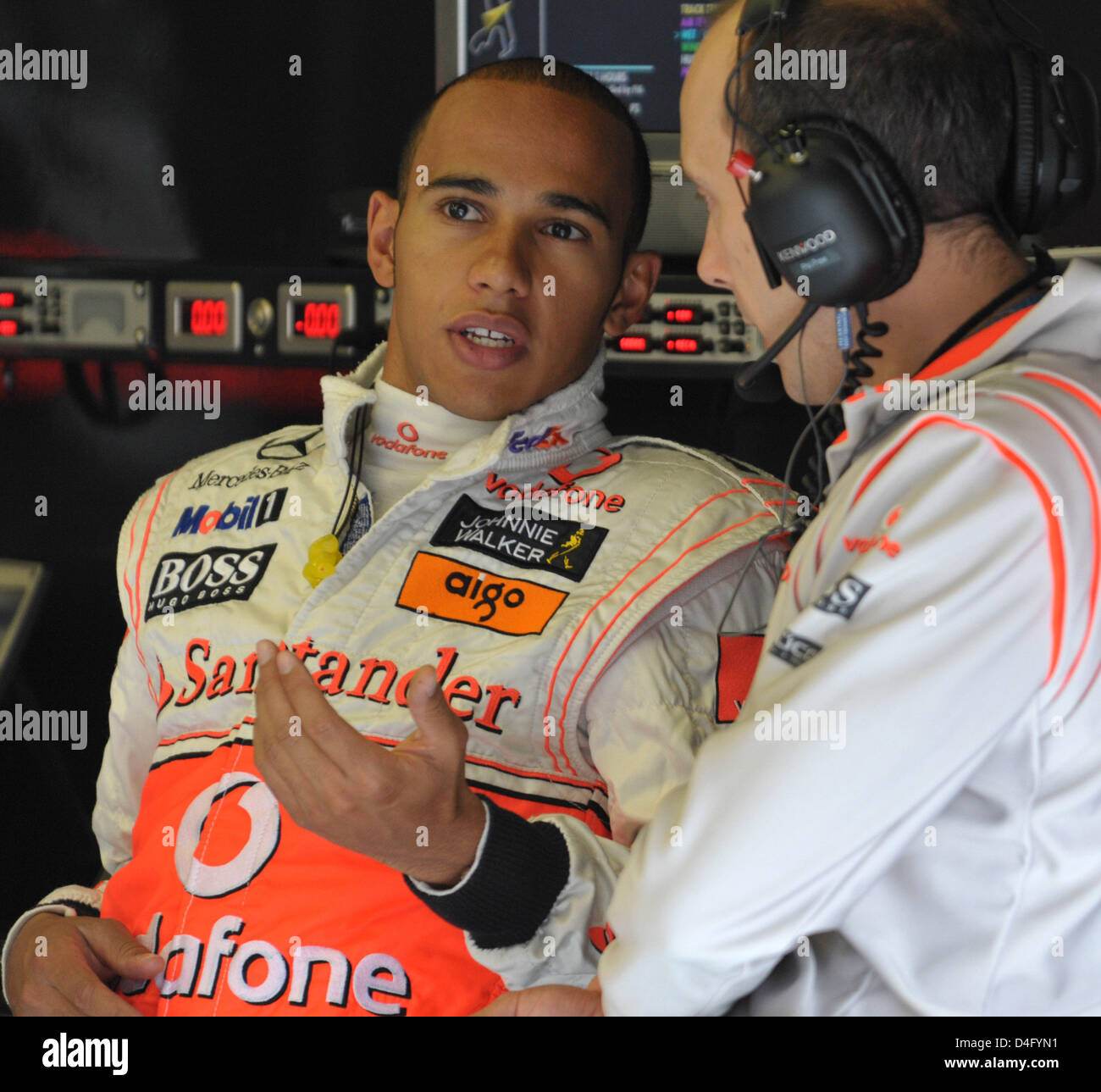Helmet mclaren mercedes mechanic formula hi-res stock photography and ...