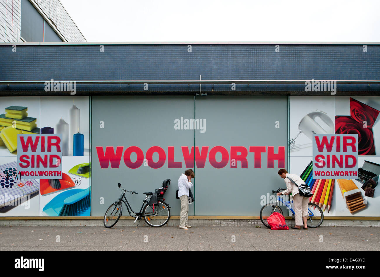 Woolworth Logo High Resolution Stock Photography and Images - Alamy