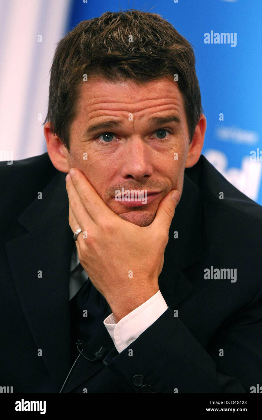 Hawke head hi-res stock photography and images - Alamy