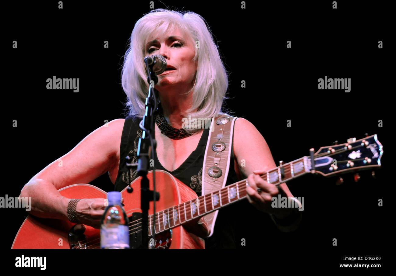 Emmylou harris hi-res stock photography and images - Alamy