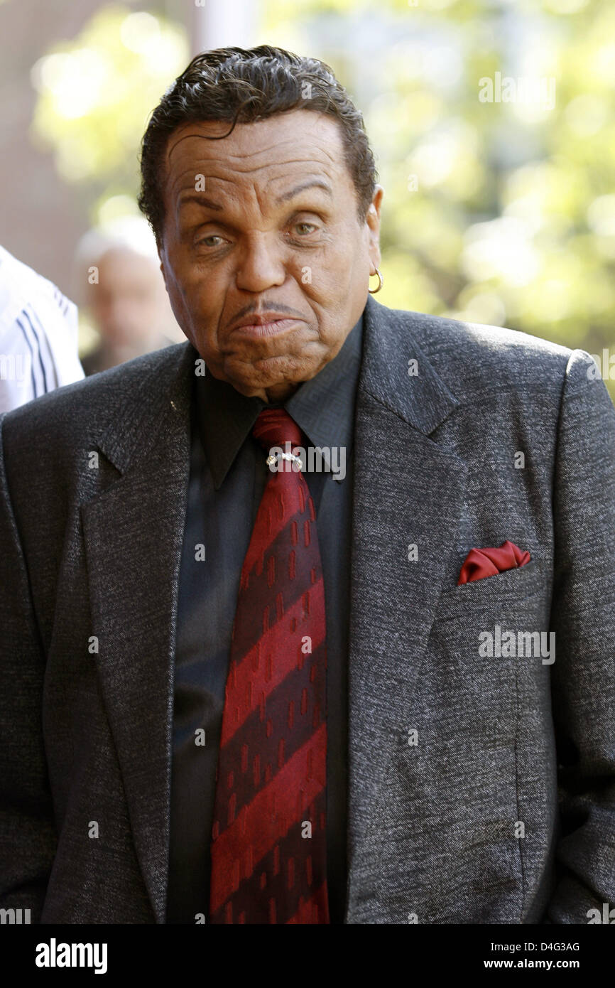 Joe Jackson, father of musician Michael Jackson, arrives to sell ...