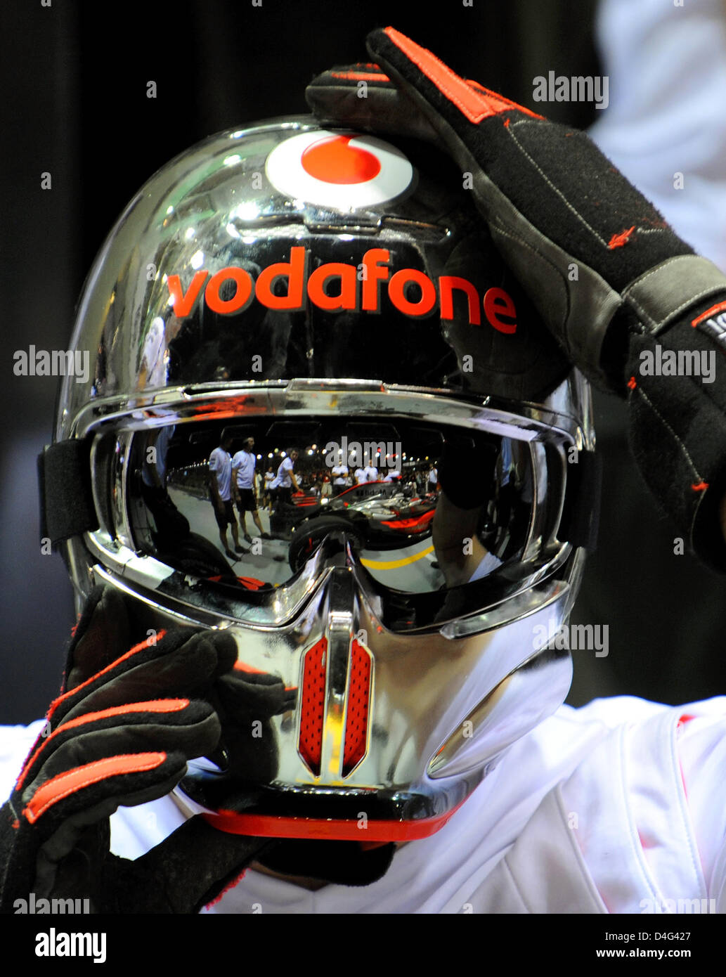 Helmet mclaren mercedes mechanic formula hi-res stock photography and ...