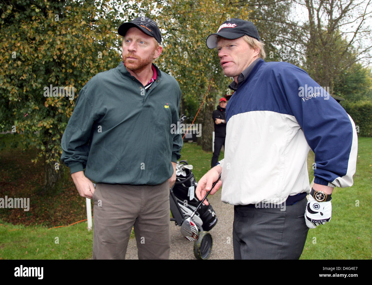 The picture shows former goal keeper Oliver Kahn (R) and former tennis ...