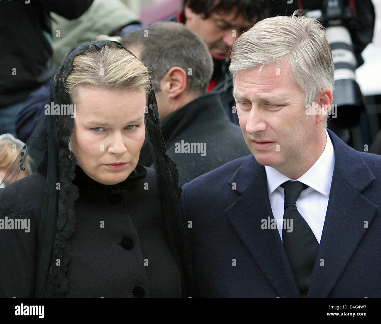 Belgium's Prince Philippe and Princess Mathilde arrive for the funeral ...
