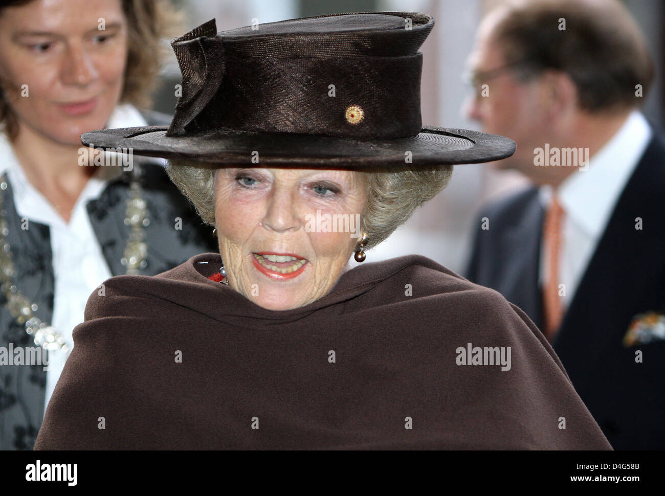 Dutch Queen Beatrix is on her way to open the exhibition '125 ...