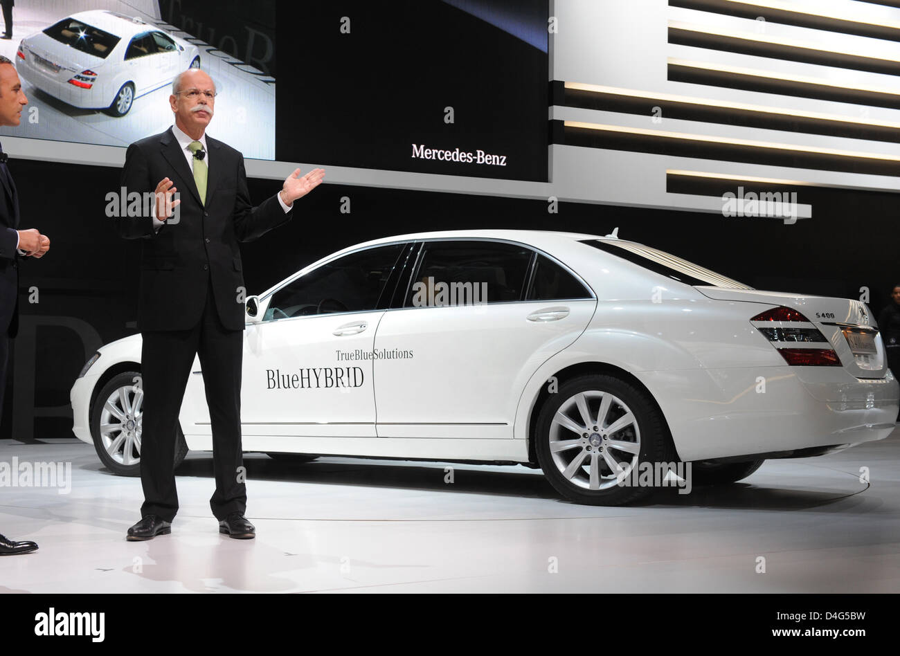 CEO of Daimler AG, Dieter Zetsche, presents the new Mercedes-Benz S 400 ...