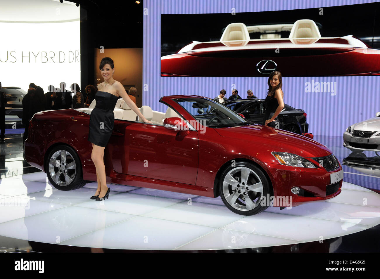 The new Lexus IS 250C is presented at the second press day of 2008 ...