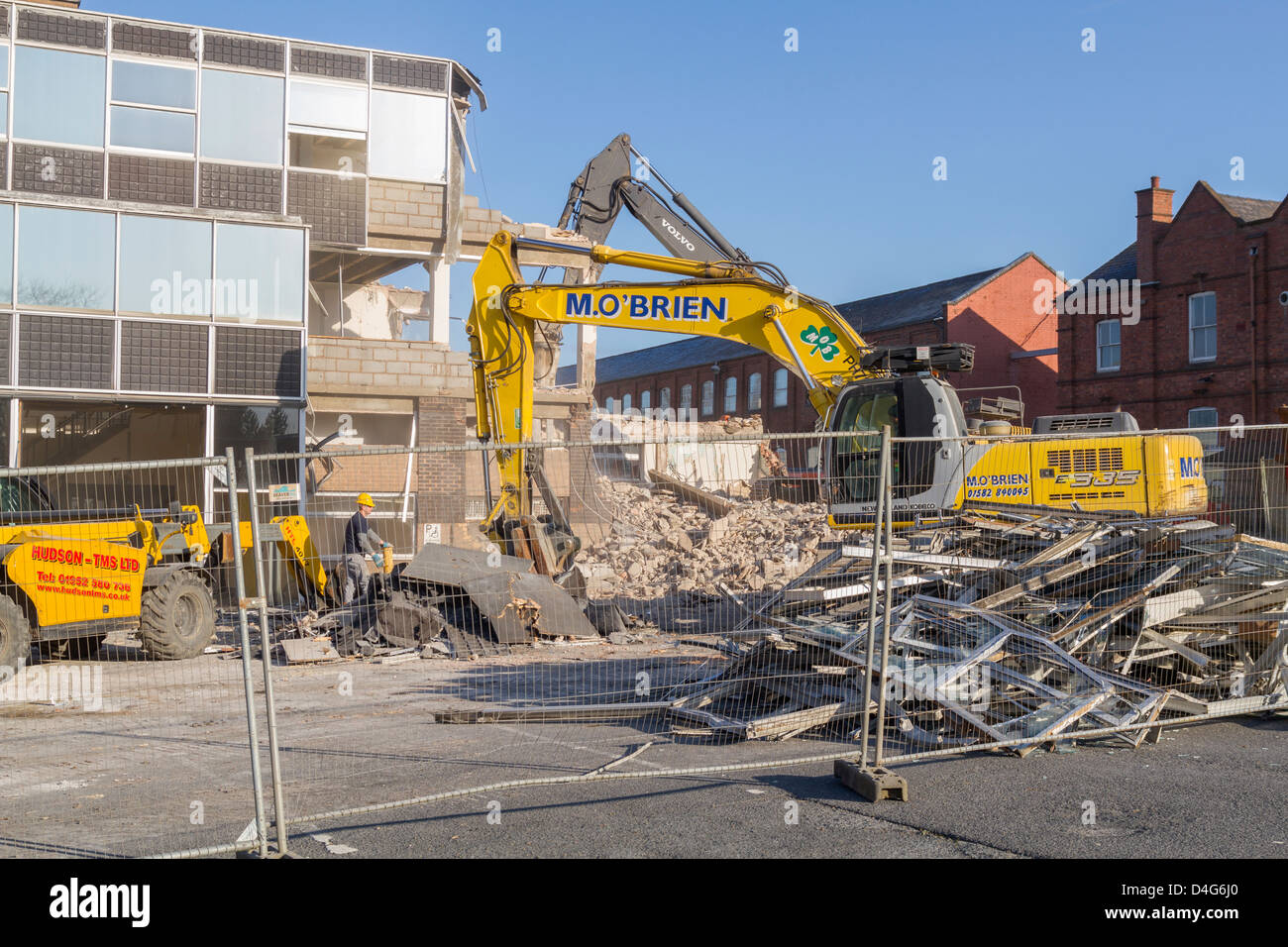 Knock down building hi-res stock photography and images - Alamy