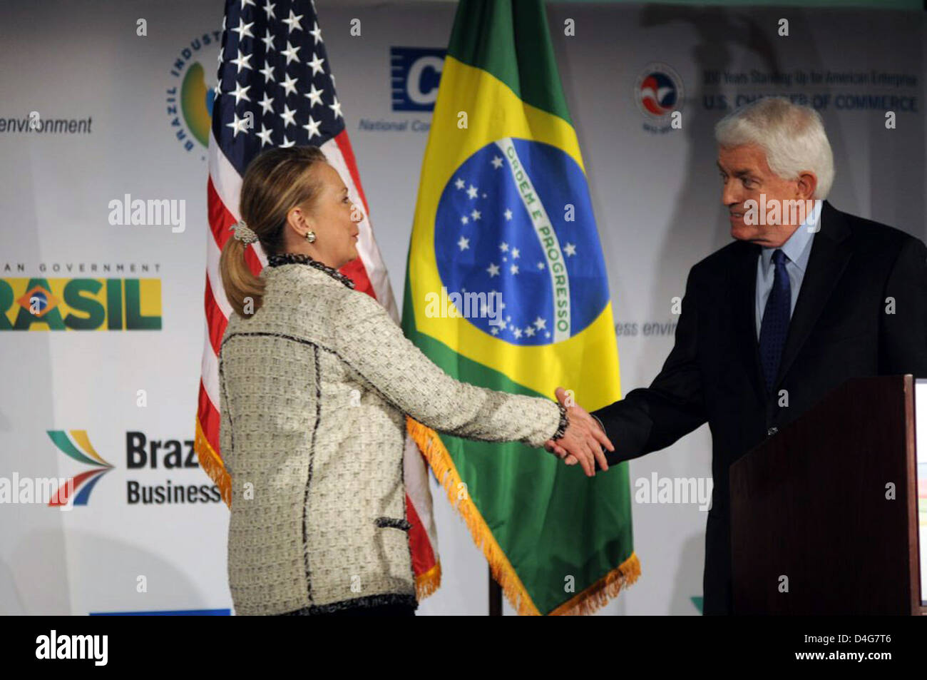 Secretary Clinton Shakes Hands With U.S. Chamber of Commerce President ...