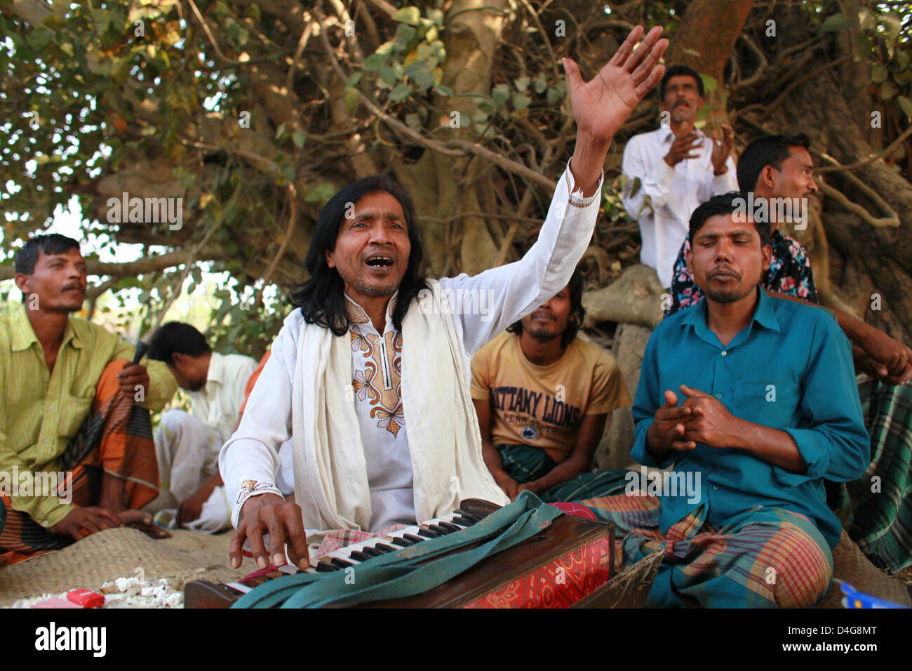 Baul musicians hi-res stock photography and images - Alamy